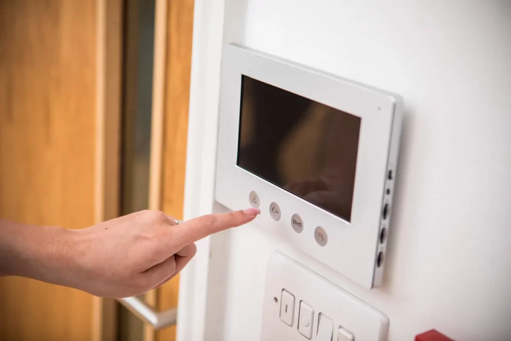 Cel mai bun video interfon pentru casa ta - Cutiamica.ro